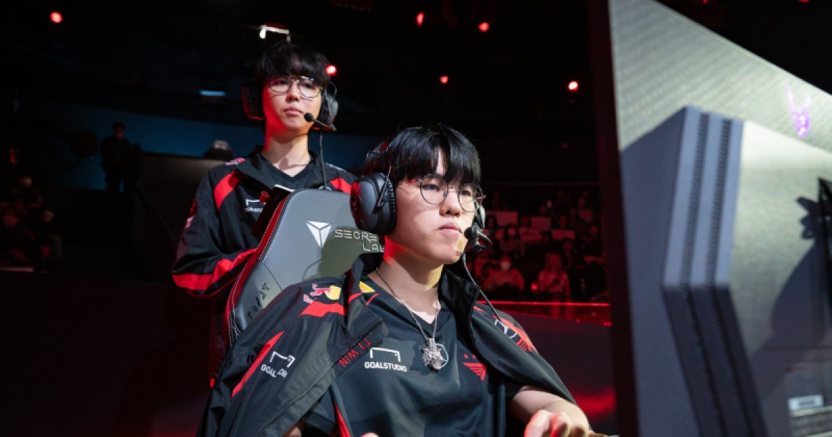 ‘스몰더 뚫었다’…T1, KT전 2-1 매치포인트 선점 [LCK]