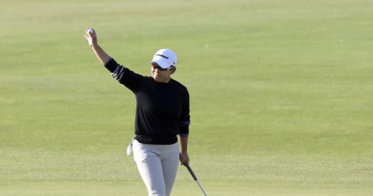 ‘천재’ 신지애, AIG 여자오픈 3R 선두…“집중하겠다”