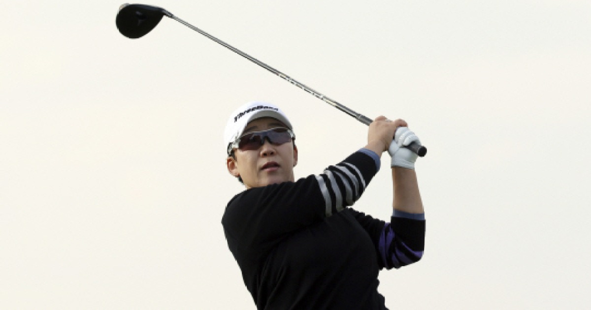 “12년 만에 우승 보인다”…신지애, AIG여자오픈 3R 선두