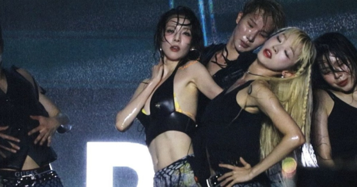 "헐벗을 것" 산다라박, 크롭브라탑 워터밤 여신..2NE1 재결성 앞두고 화끈 [Oh!쎈 이슈]