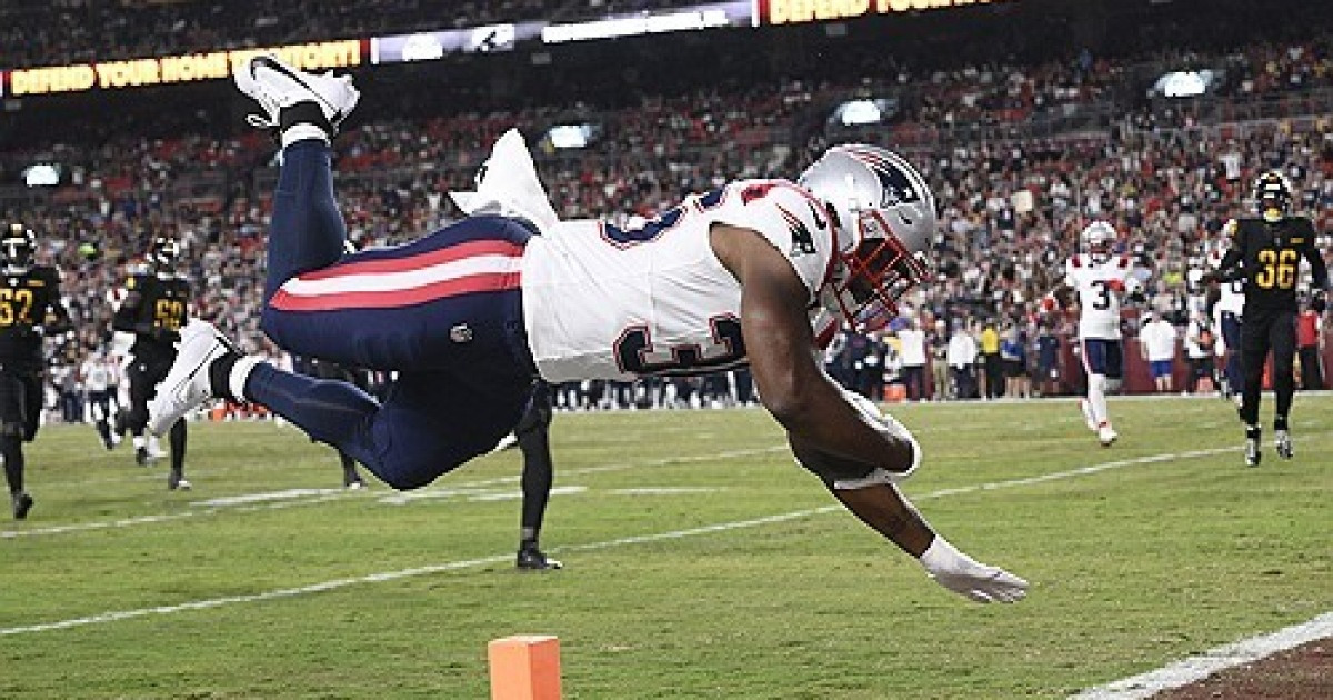 Patriots Commanders Football
