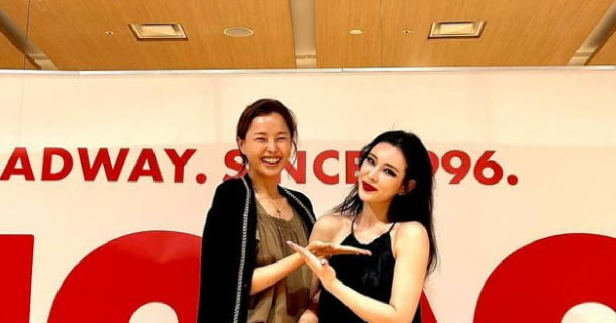 실제로 얼마나 큰 거야…이하늬, 172cm라면서 가벽 견줄 정도로 훤칠한 키