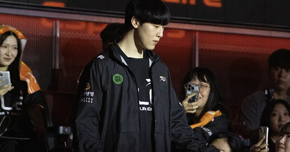 [LCK PO] 장로를 넘은 단군드래곤 급 제카의 16킬 스몰더, K9 자주포 급 화력으로 T1전 2세트 승리