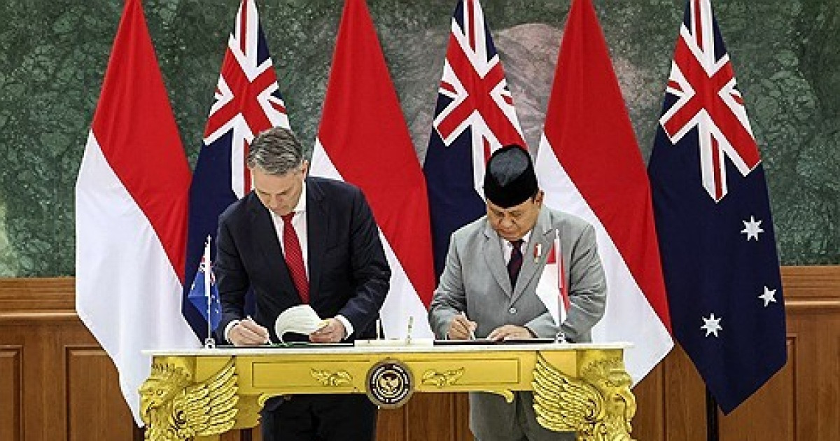 INDONESIA AUSTRALIA DEFENSE DIPLOMACY