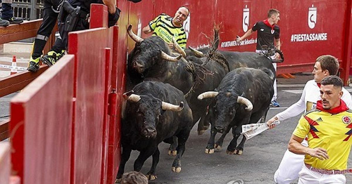 SPAIN FIESTAS TRADITIONS BULL RUN