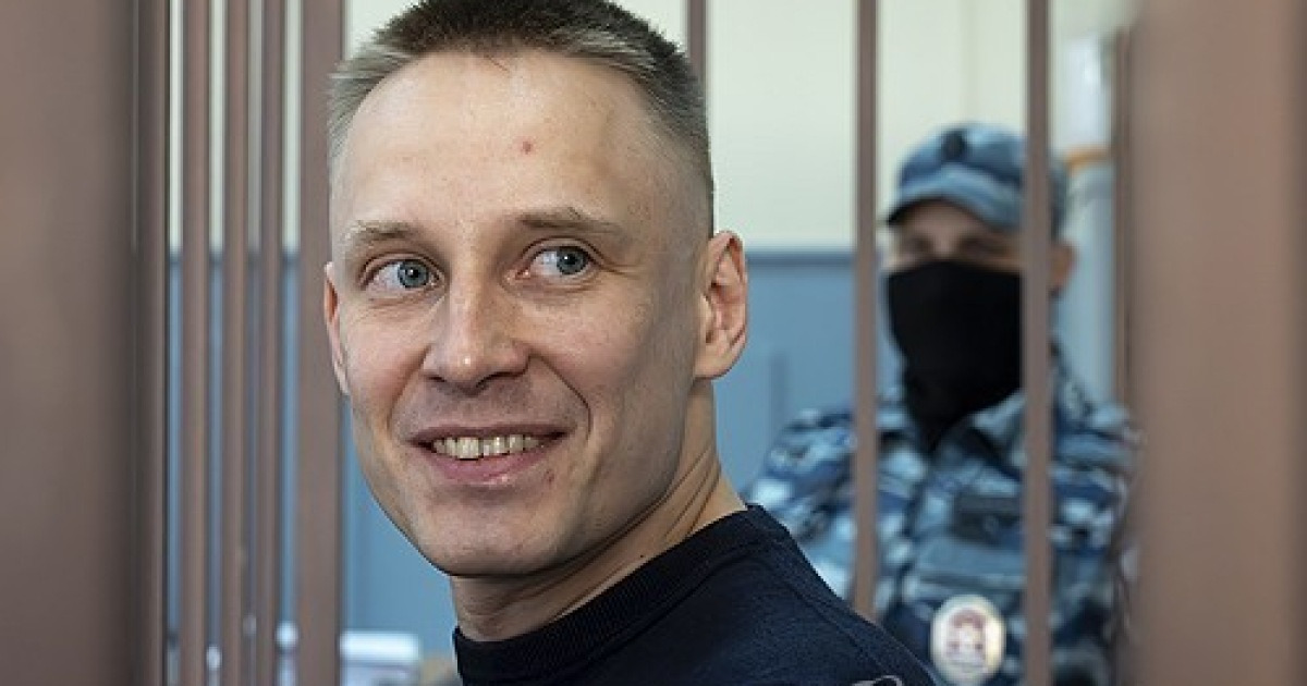 Russia Journalists Arrested