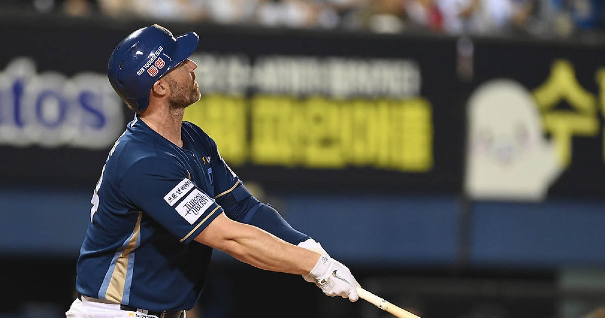 '156km 파이어볼러'가 무너졌다...'데이비슨 홈런+신민혁 QS' NC, SSG 7-2 꺾고 2연승 [문학:스코어]