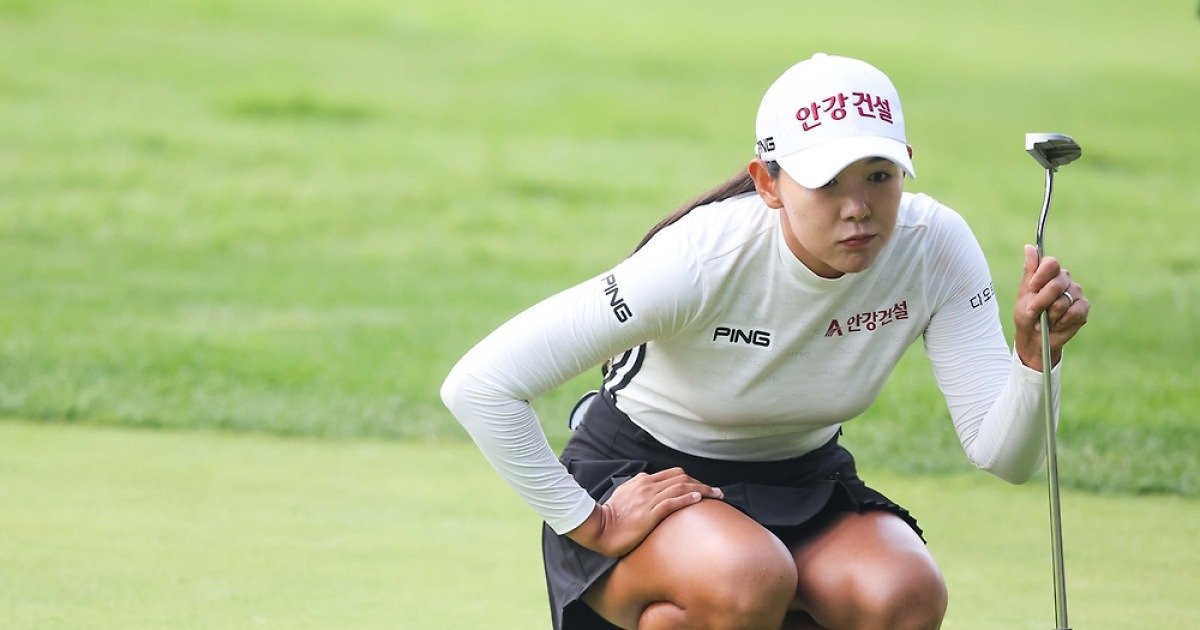 박보겸, KLPGA 투어 KG 레이디스오픈 2R 1위…이예원 2타 차 4위