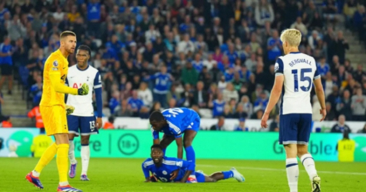 "소리질러 미안" '꽃미남' 10대, EPL 데뷔전에 분노 폭발→역풍…토트넘 GK 결국 사과