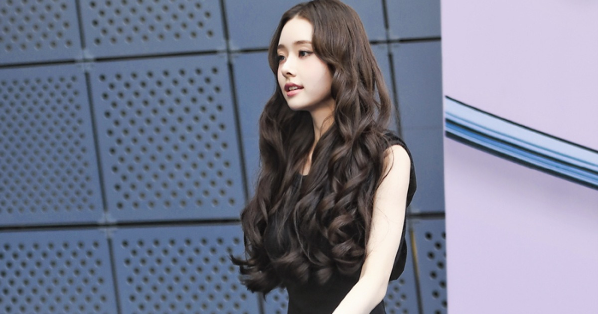 프리지아. 더운 날씨에 롱부츠[포토엔HD]