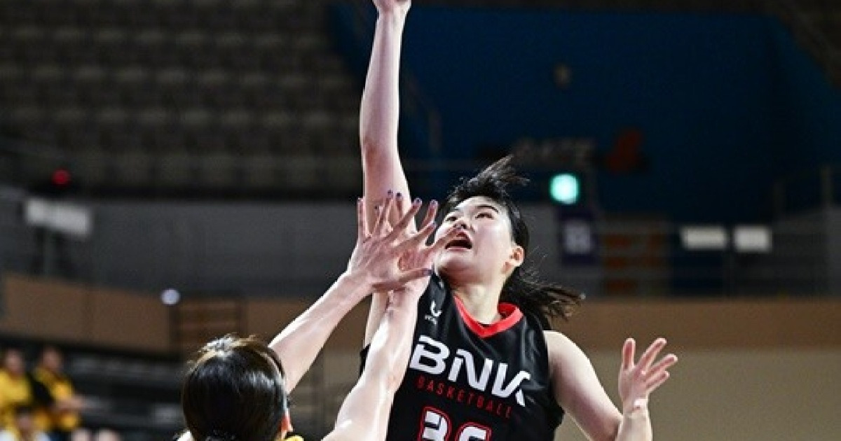 [24 박신자컵] ‘0-13’으로 시작한 BNK, KB에 대역전승 … 김민아-심수현 등 영건도 돋보였다