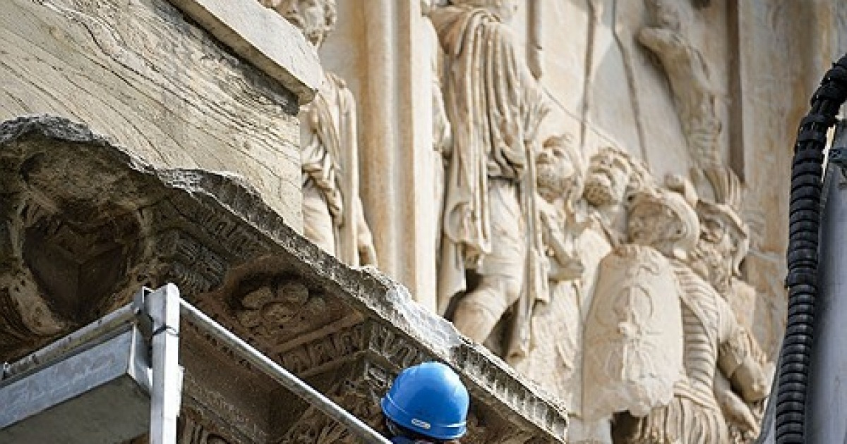 Italy Damaged Arch