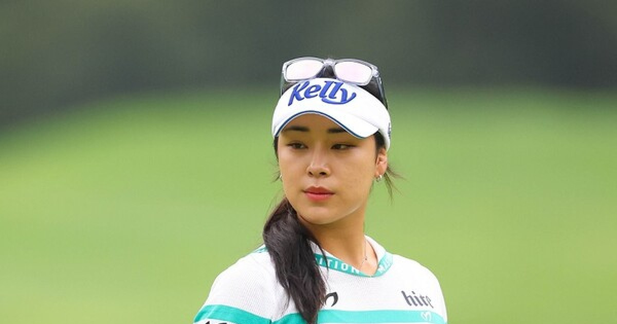 난코스 극복한 윤이나, KB금융 스타챔피언십 2R 공동1위 [KLPGA 메이저]