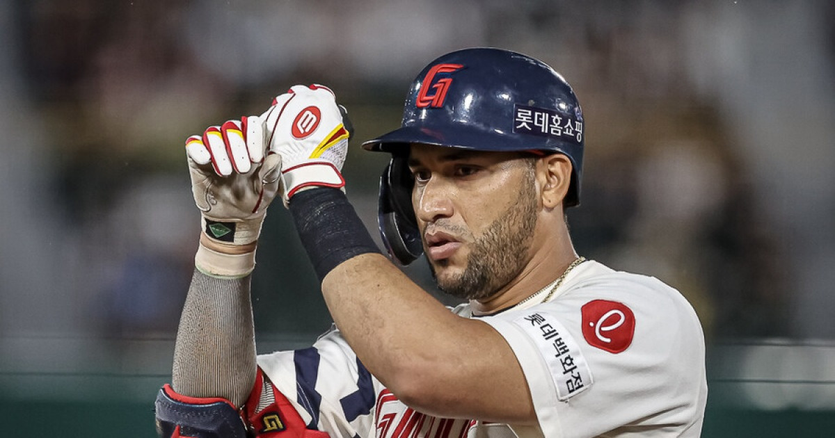 타격 1위, 안타 1위, 100타점, 200안타 다 한다…롯데서 KBO 43년 최초 대기록 탄생하나