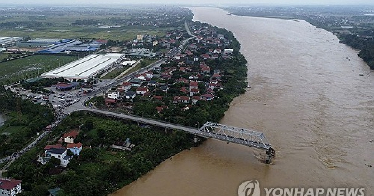 VIETNAM BRIDGE COLLAPSE