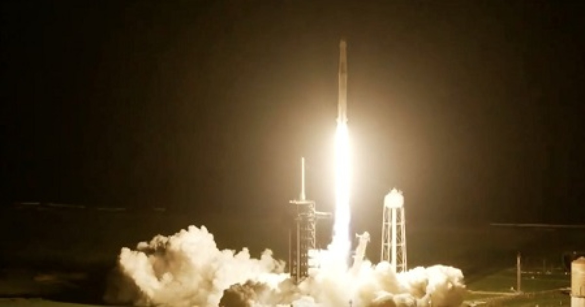 스페이스X, 첫 민간인 우주유영 위한 우주선 발사