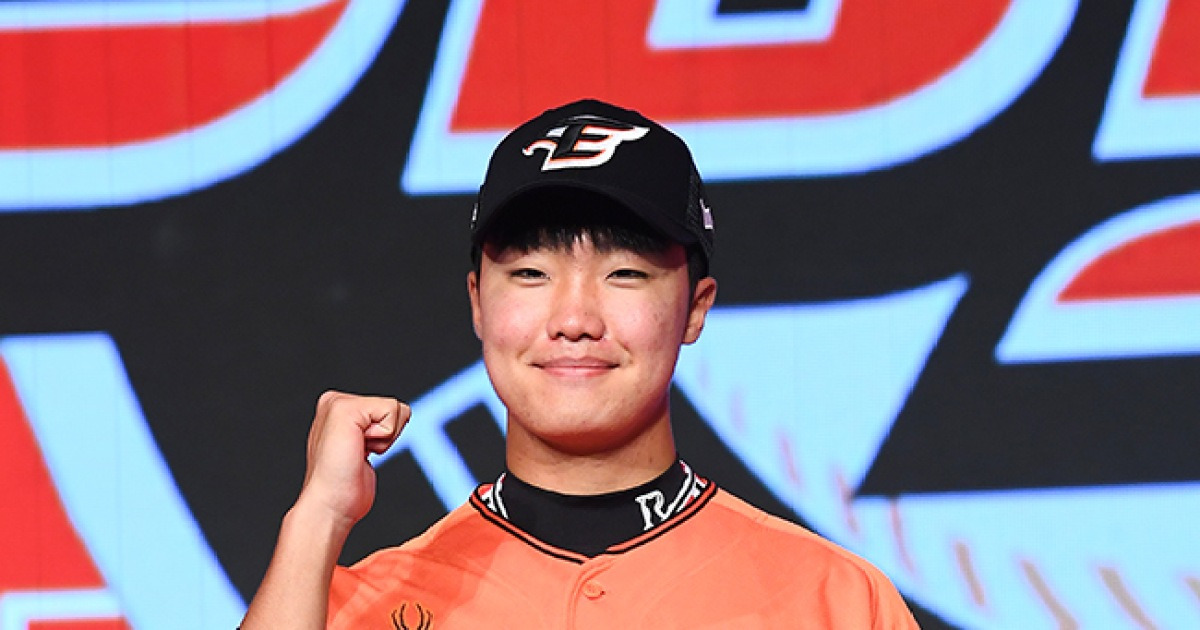 '156km/h' 정우주, 전체 2순위로 한화행…문동주-김서현-정우주 광속 트리오 결성