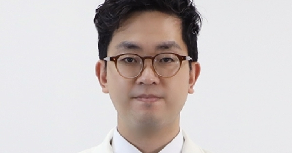 “스마트폰 없인 못 못살아”…스마트폰 중독에 목 건강 적신호