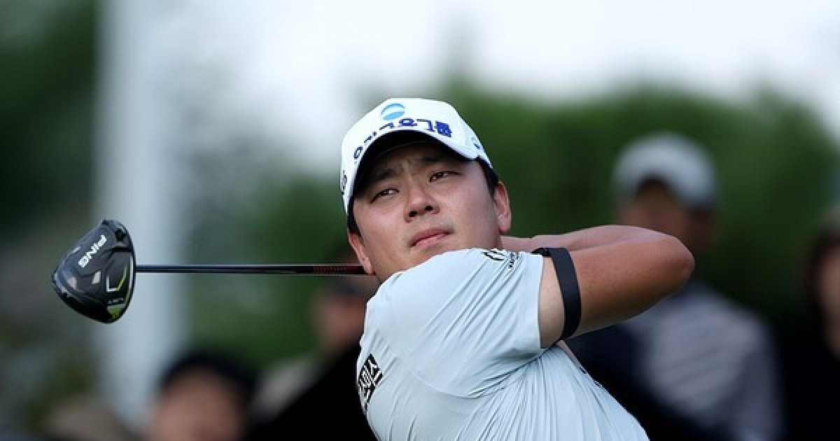 '무빙데이 10언더파' 이정환, KPGA '54홀 최소타 타이기록'으로 우승 겨냥