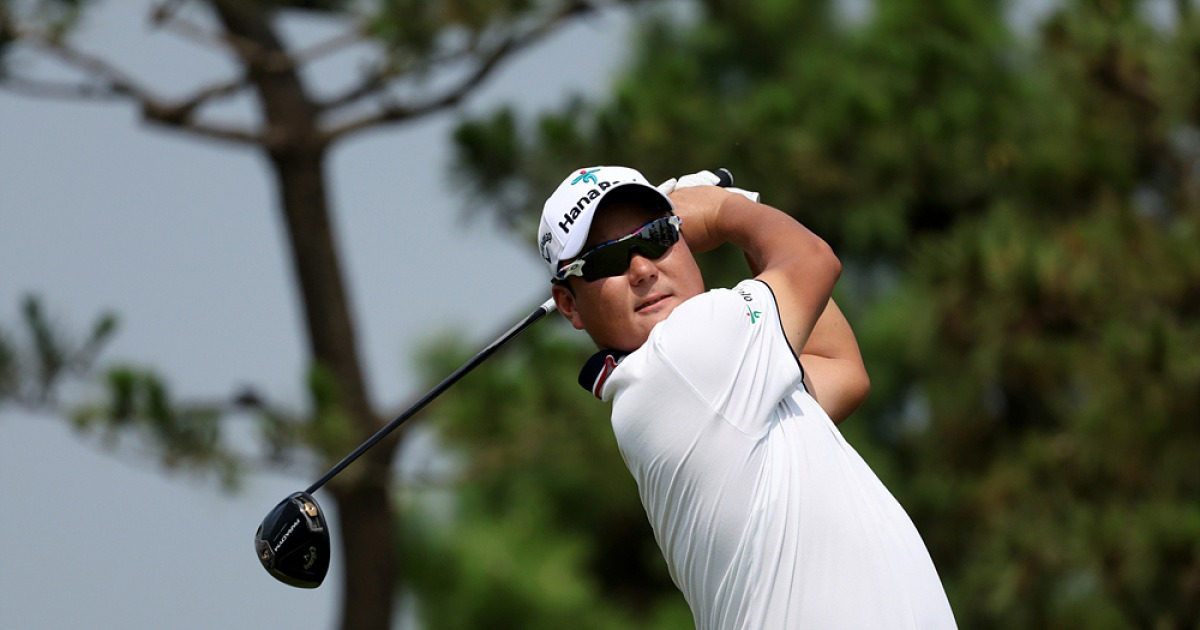 '6언더파' 함정우, KPGA 골프존·도레이 오픈 우승…시즌 첫승