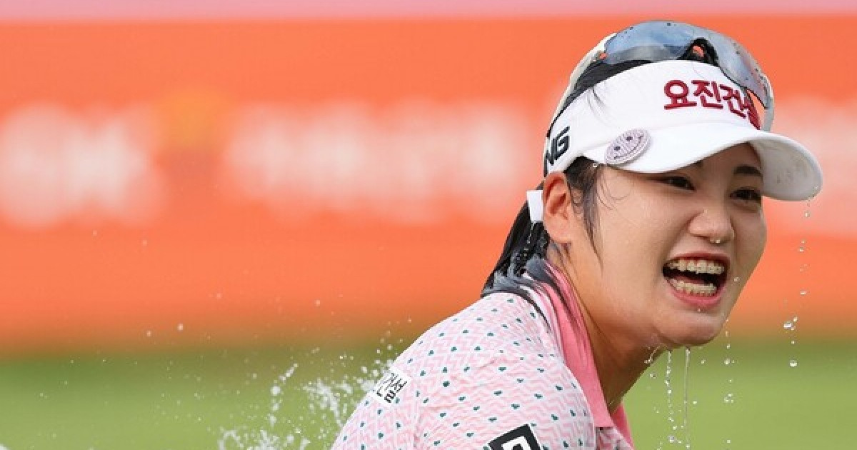 노승희, 폭염을 날리는 시원한 우승 물세례 [KLPGA OK저축은행 읏맨오픈]