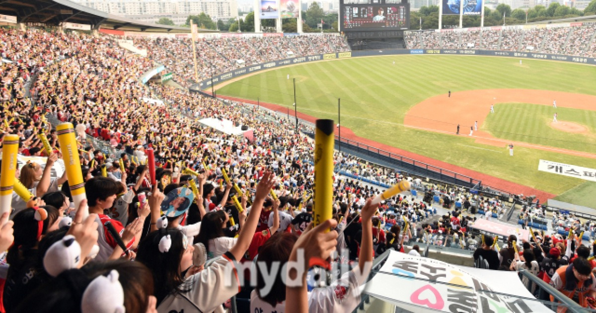 KBO리그 TV·유무선 중계 누적 시청자 2억5000만명…스포츠를 넘어 문화로