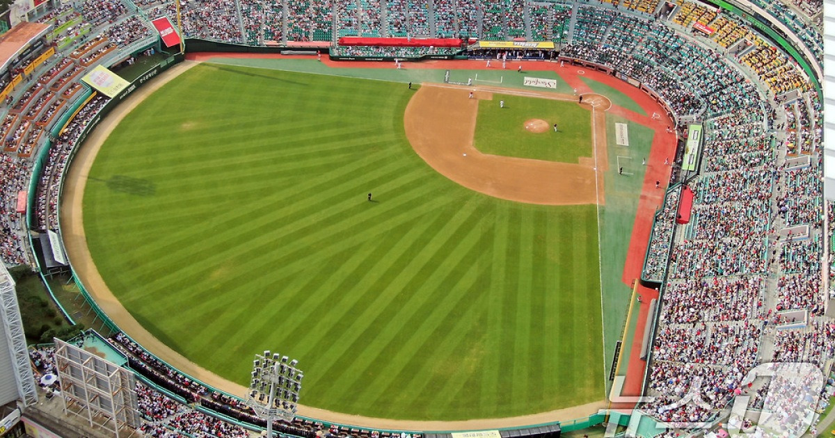 드디어 넘었다, 출범 42년 KBO리그 ‘1000만 관중’ 시대 활짝