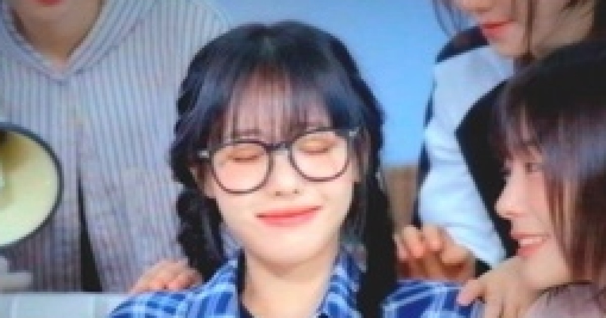 '컴백 D-4' QWER, '알고리즘스 블러썸' 하이라이트 메들리 공개