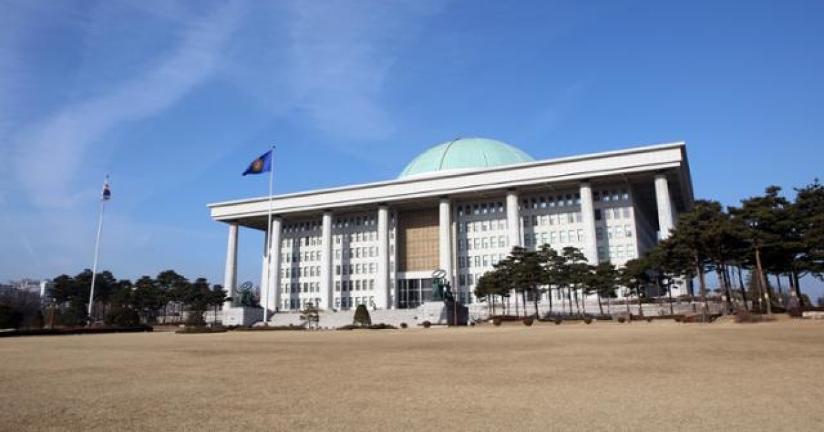 국회 신뢰도, OECD 30개국 중 28위… 공공기관 신뢰도 전 분야 하락