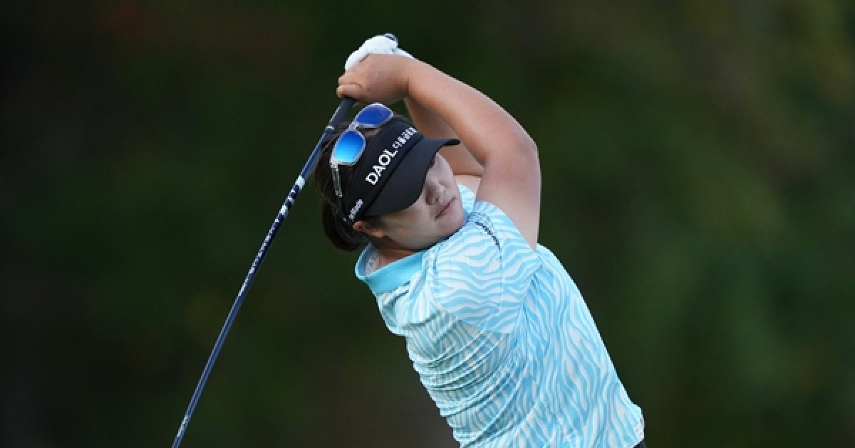 유해란, LPGA 투어 크로거 퀸 시티 2R 공동 3위 도약…선두와 2타 차