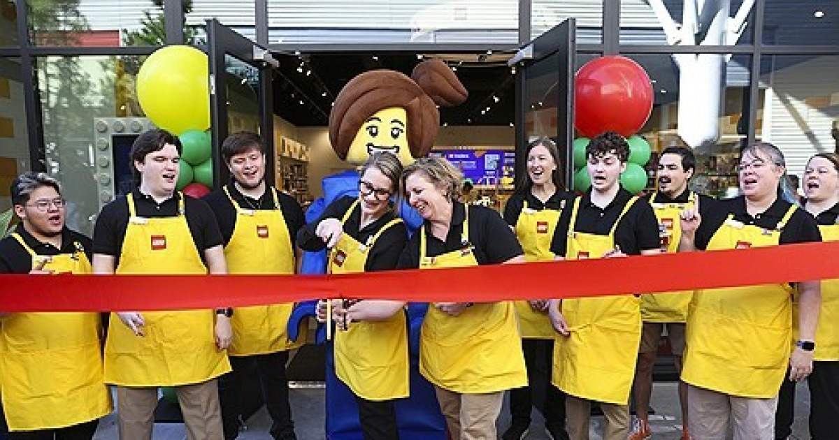LEGO Store Opening at Nebraska Crossing