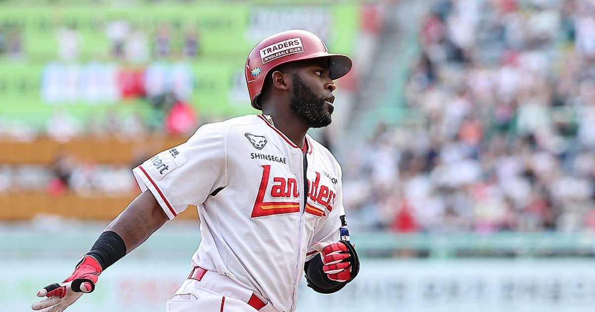 '4G 연속 홈런' 에레디아, SSG 가을 상승세 일등공신…"5강만 생각"