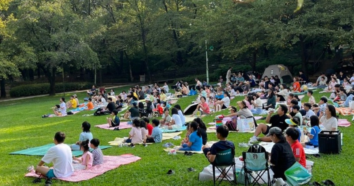 Arrival of fall calls for more outdoor festivals