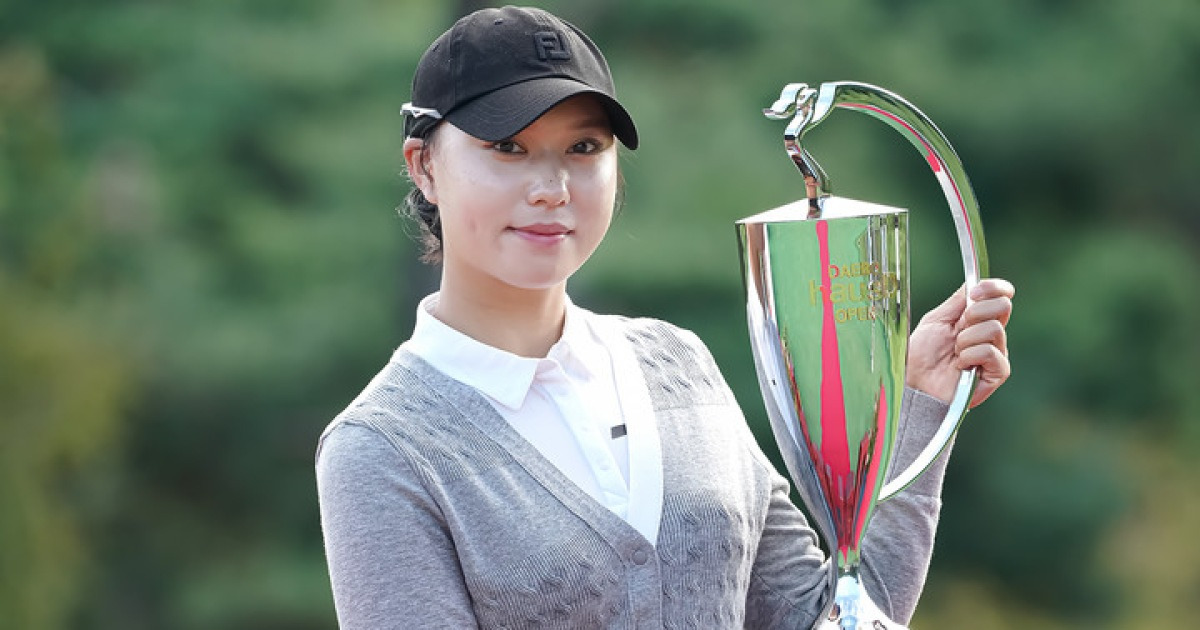 'KLPGA투어 첫 승' 문정민, 위믹스 포인트 11계단 '점프'-24위 등극...1위는 박지영