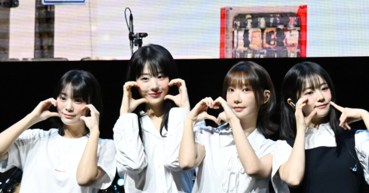 [MD포토] QWER, '귀엽게 돌아 왔어요'