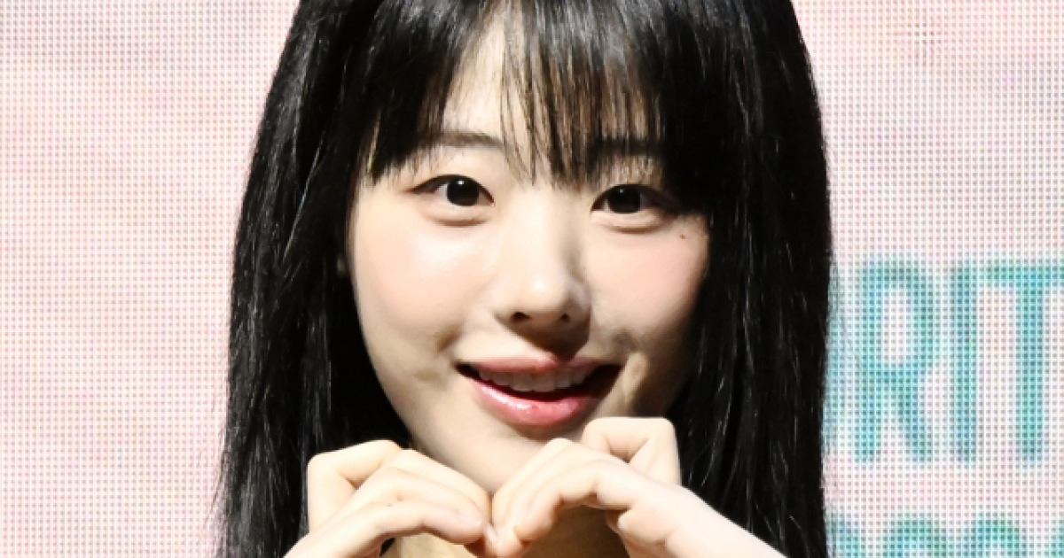 [MD포토] QWER 히나, '사랑스러운 미소'