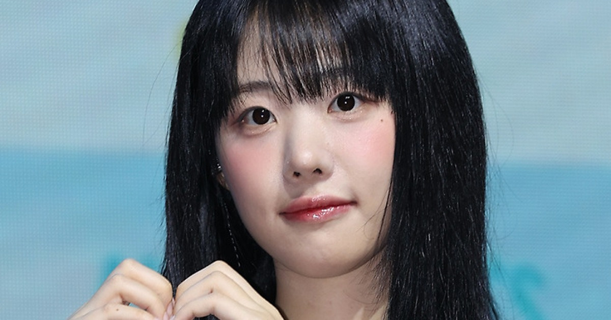 [포토S] QWER 히나, '내 비주얼은 항상 맑음'