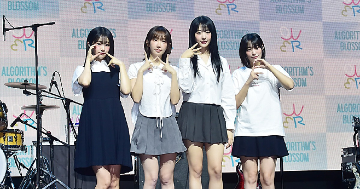 [TD포토] QWER '5개월 만에 컴백'