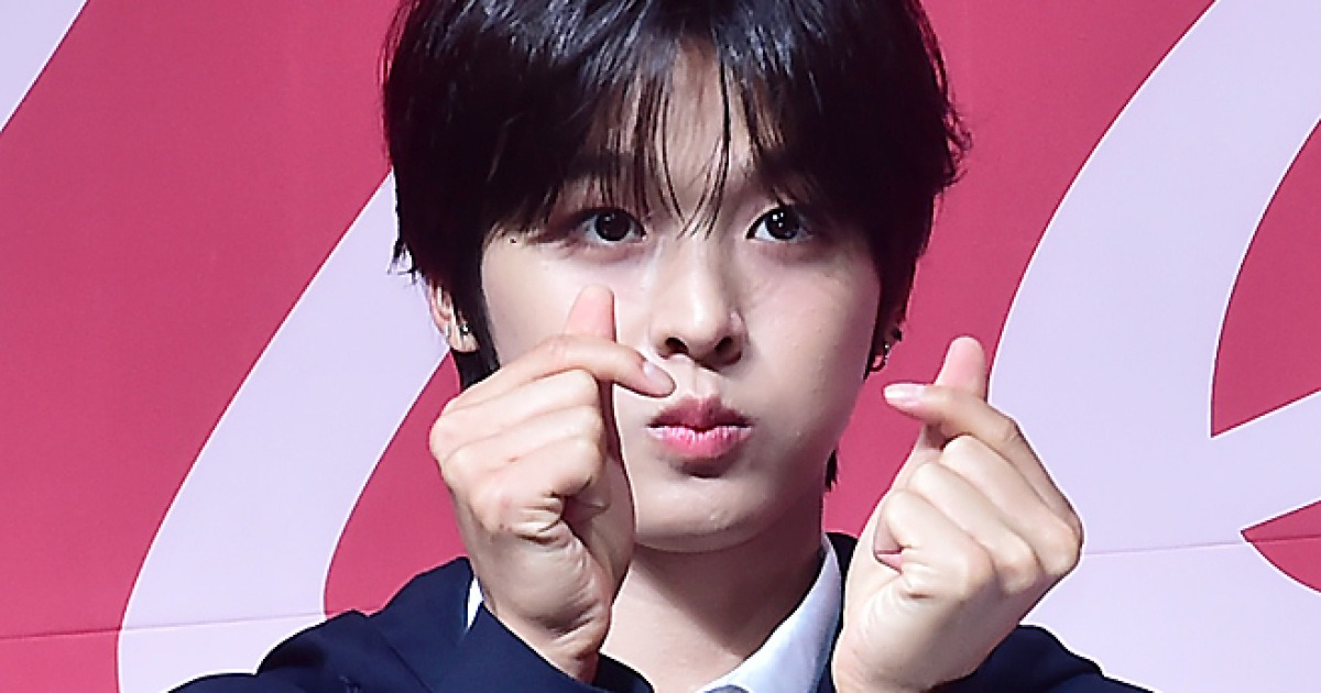 [TD포토] NCT위시 리쿠 '귀여운 볼 풍선'