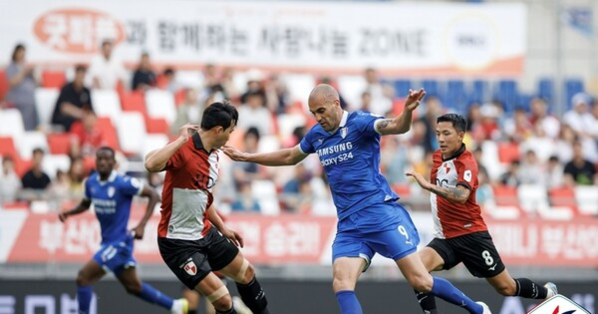 [k2.preview] '혼돈의 승격 전쟁' 수원, 홈에서 '원정 승률 1위' 부산 잡을까?