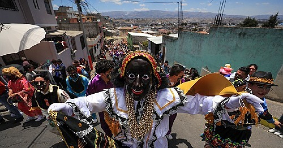 ECUADOR CULTURE TRADITION