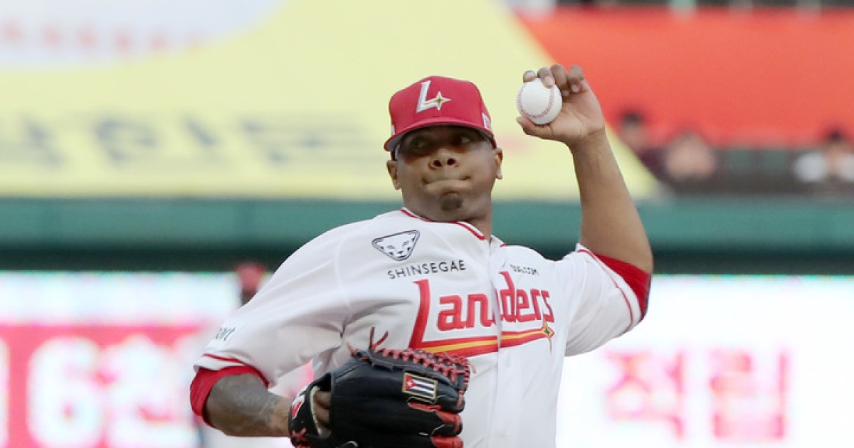 'KT와 0.5게임차' SSG, NC전 선발 라인업 발표...5위 탈환 위해 엘리아스 투입 [창원에서mhn]