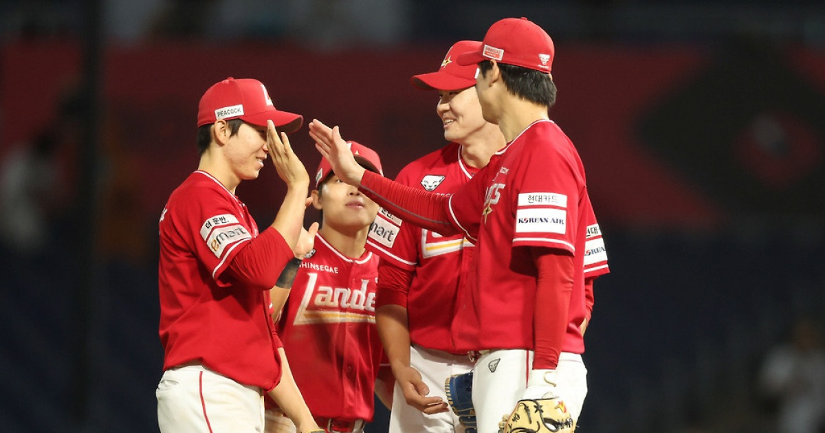 'KT 한번 끝까지 가보자!' SSG, NC전 싹쓸이로 공동 5위→2G 끝장 승부[창원 리뷰]