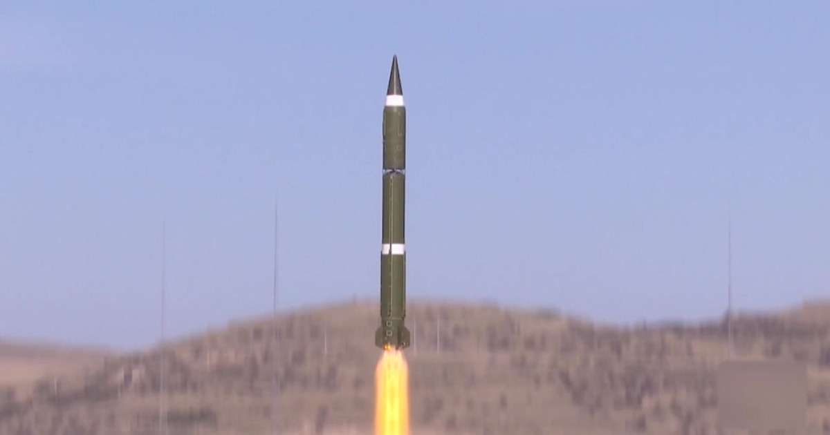 중국 44년 만에 태평양으로 ICBM 시험 발사