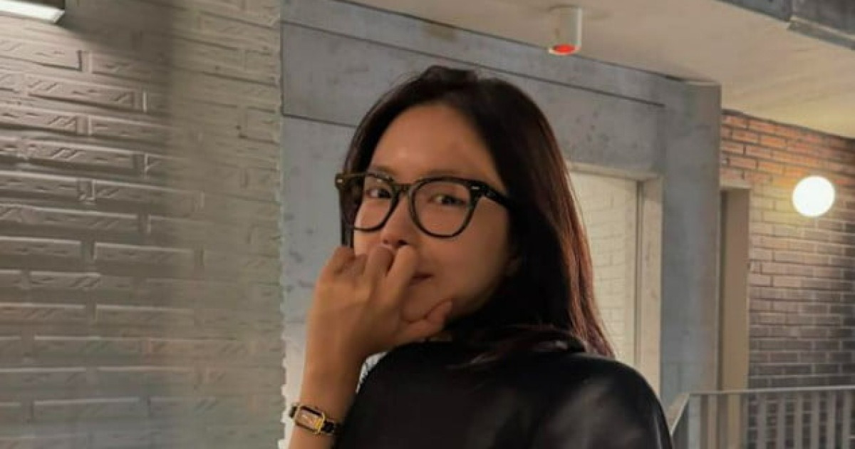 '167cm 46kg' 손나은, 안경 하나 썼을 뿐인데 고현정 느낌 풀풀