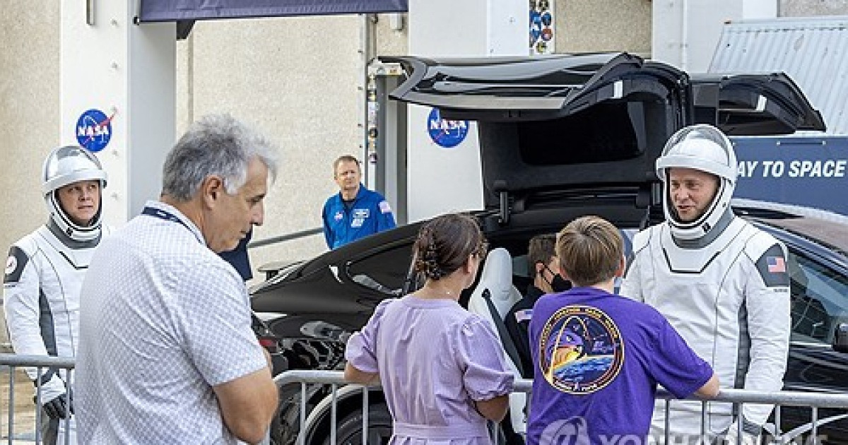 USA NASA SPACE X LAUNCH