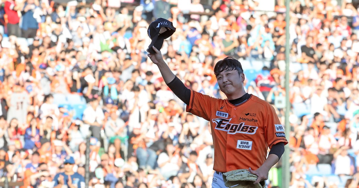 KBO 유일 1000경기 등판 기록... 불펜 레전드의 퇴장