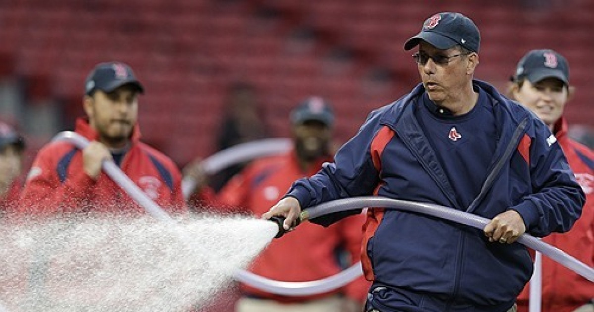 Red Sox-Groundskeeper Baseball