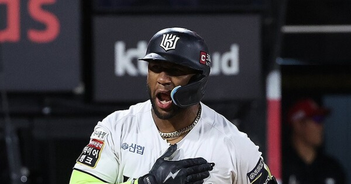 김광현 격파… '로하스 멀티포' kt wiz, SSG 누르고 WC결정전행