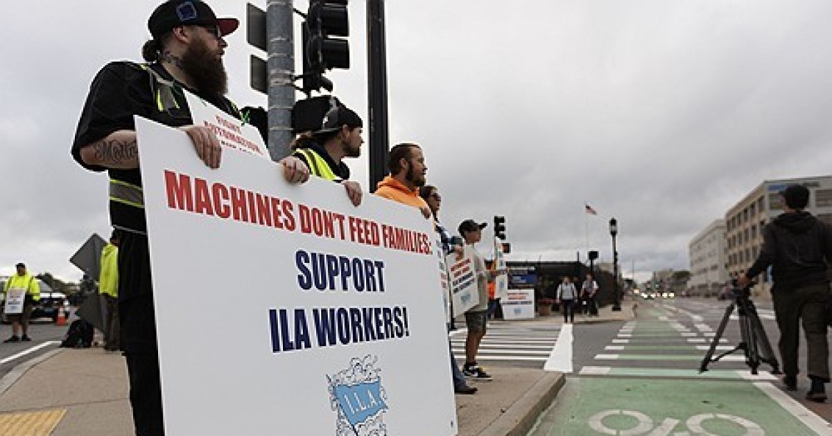 USA LONGSHOREMEN STRIKE